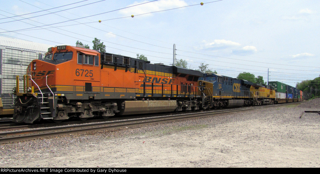 BNSF 6725